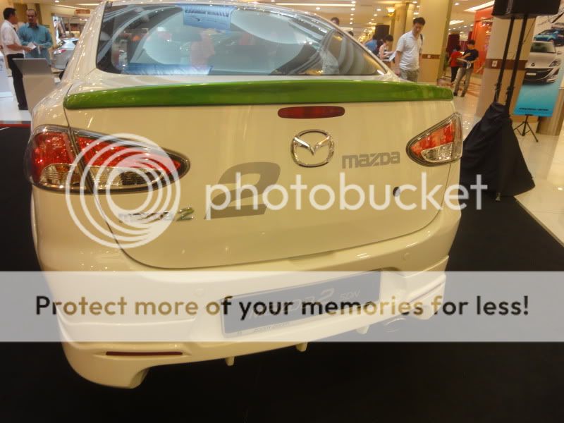 Mazda car show : Mazda 2 with GPS, sport rims