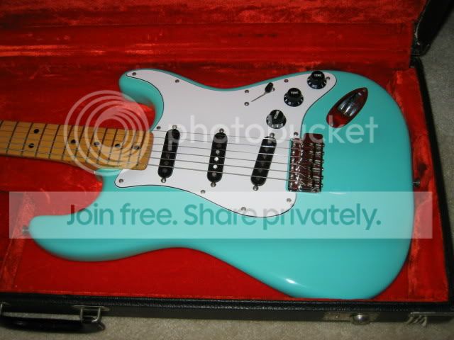 Show us the best looking strat you have a picture of. - Electric ...